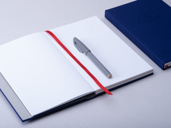 5 cover-worthy notebook designs | Notebook inspiration - MOO Blog