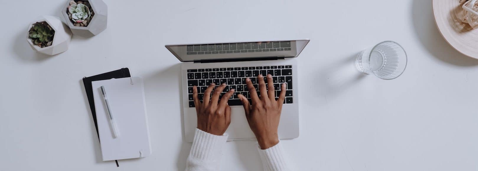 What makes a good consultant: 6 key traits for success - MOO Blog